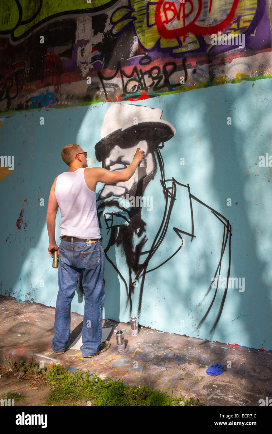 Graffiti artist hi-res stock photography and images - Alamy