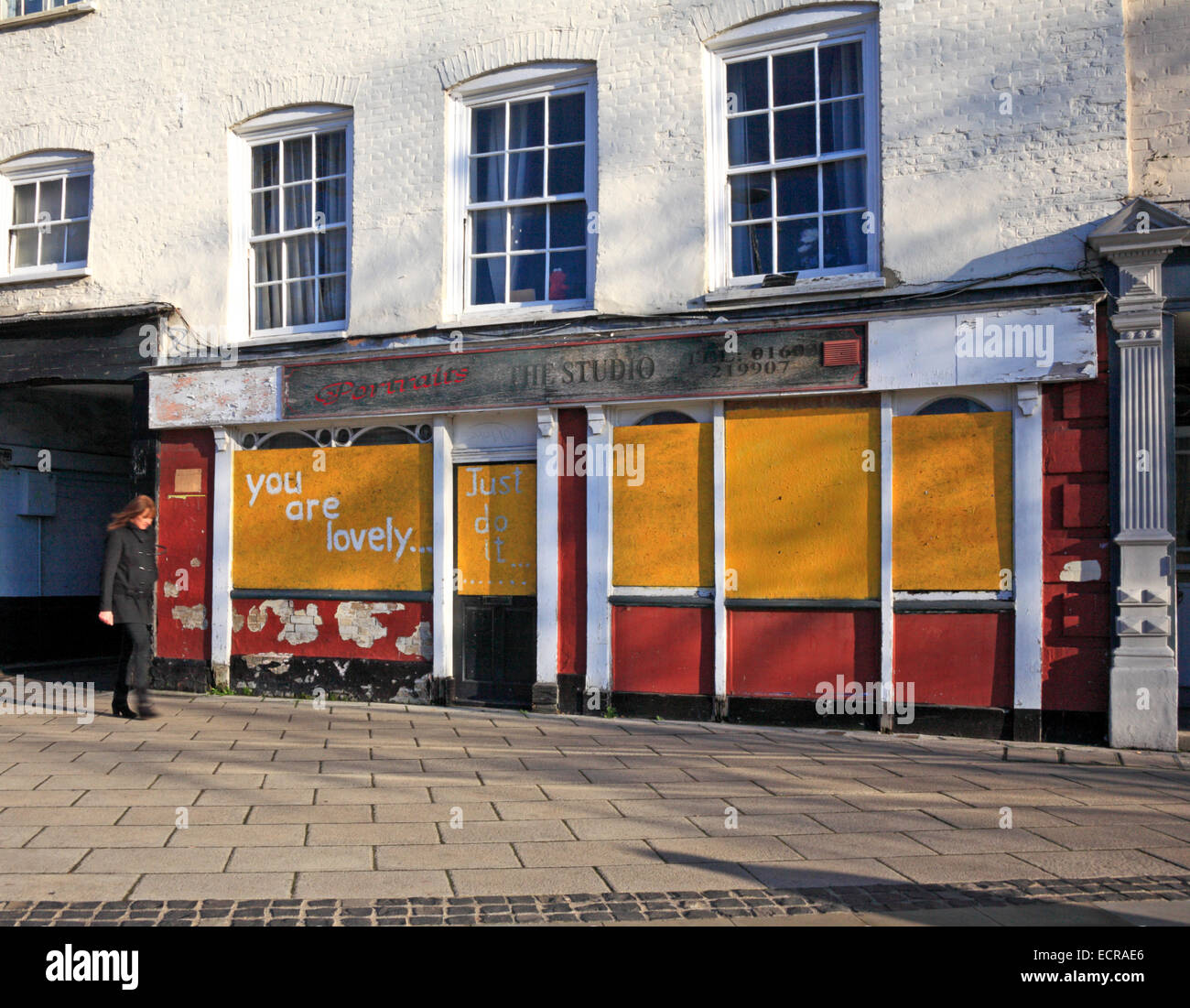 Boarded Up Shop Stock Photos & Boarded Up Shop Stock Images - Alamy