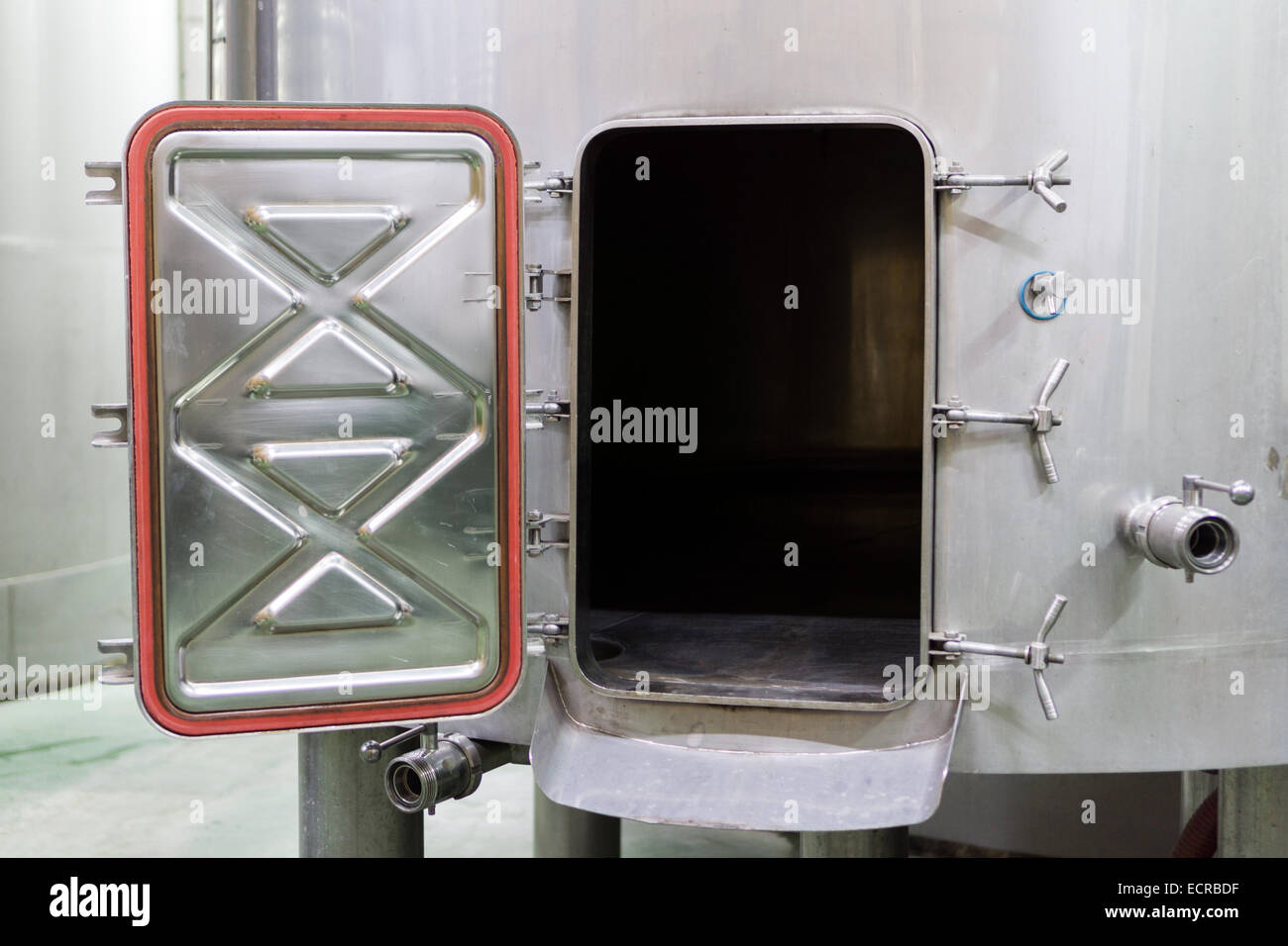 Aluminium tank hi-res stock photography and images - Alamy