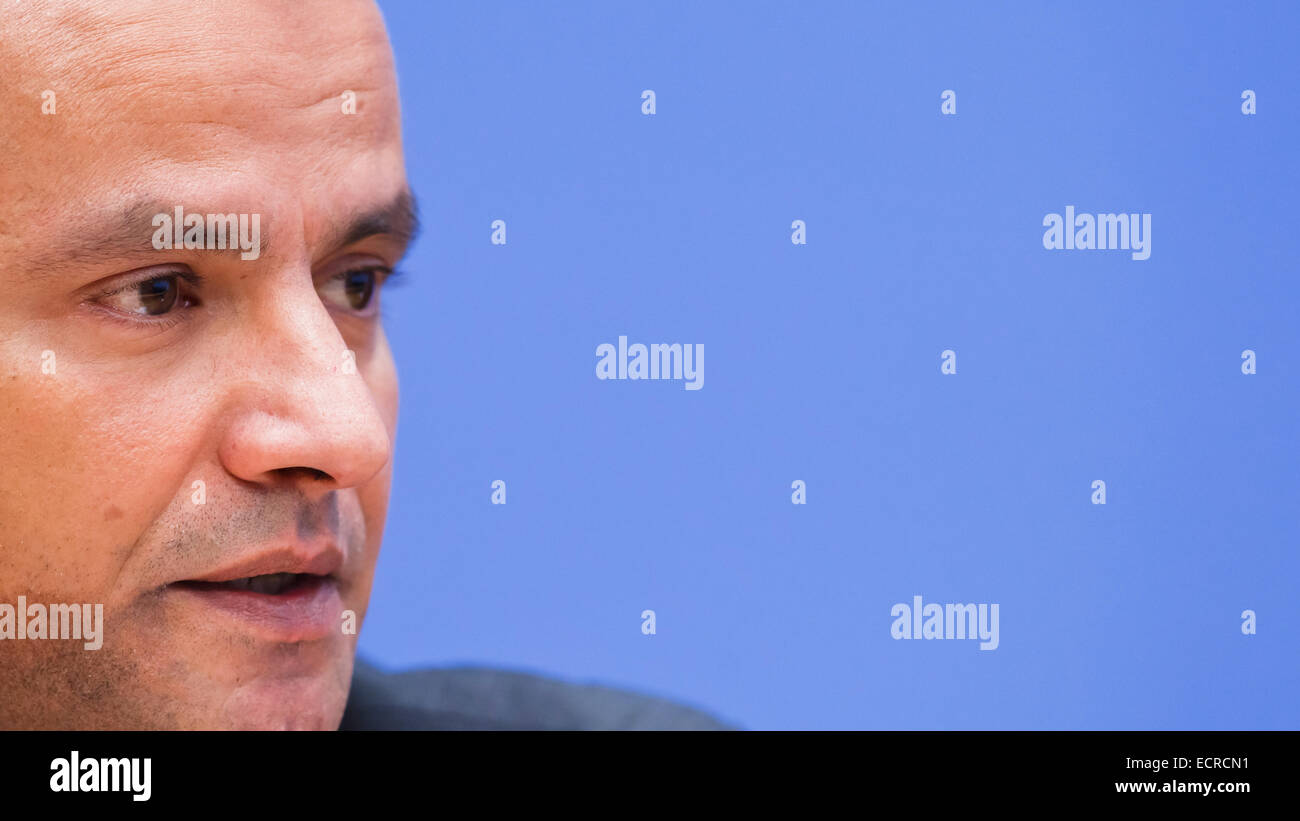 Berlin, Germany. 18th Dec, 2014. Sebastian Edathy gives statement and ...