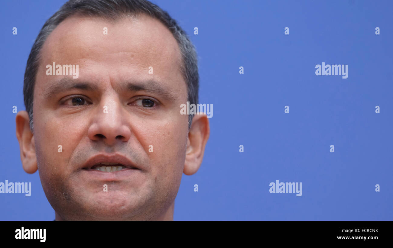 Berlin, Germany. 18th Dec, 2014. Sebastian Edathy gives statement and ...