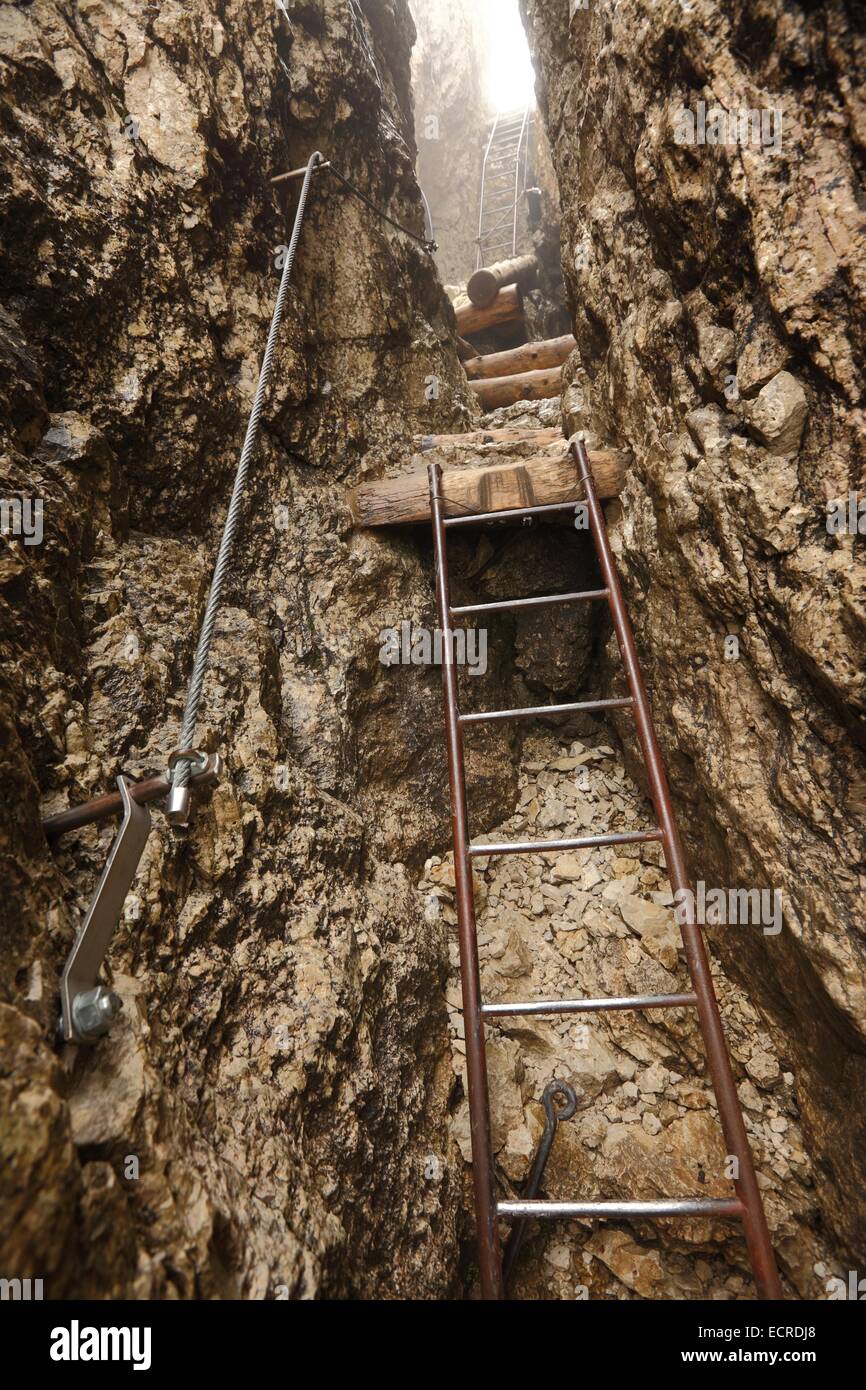 Rope ladder rock cliff hi-res stock photography and images - Alamy
