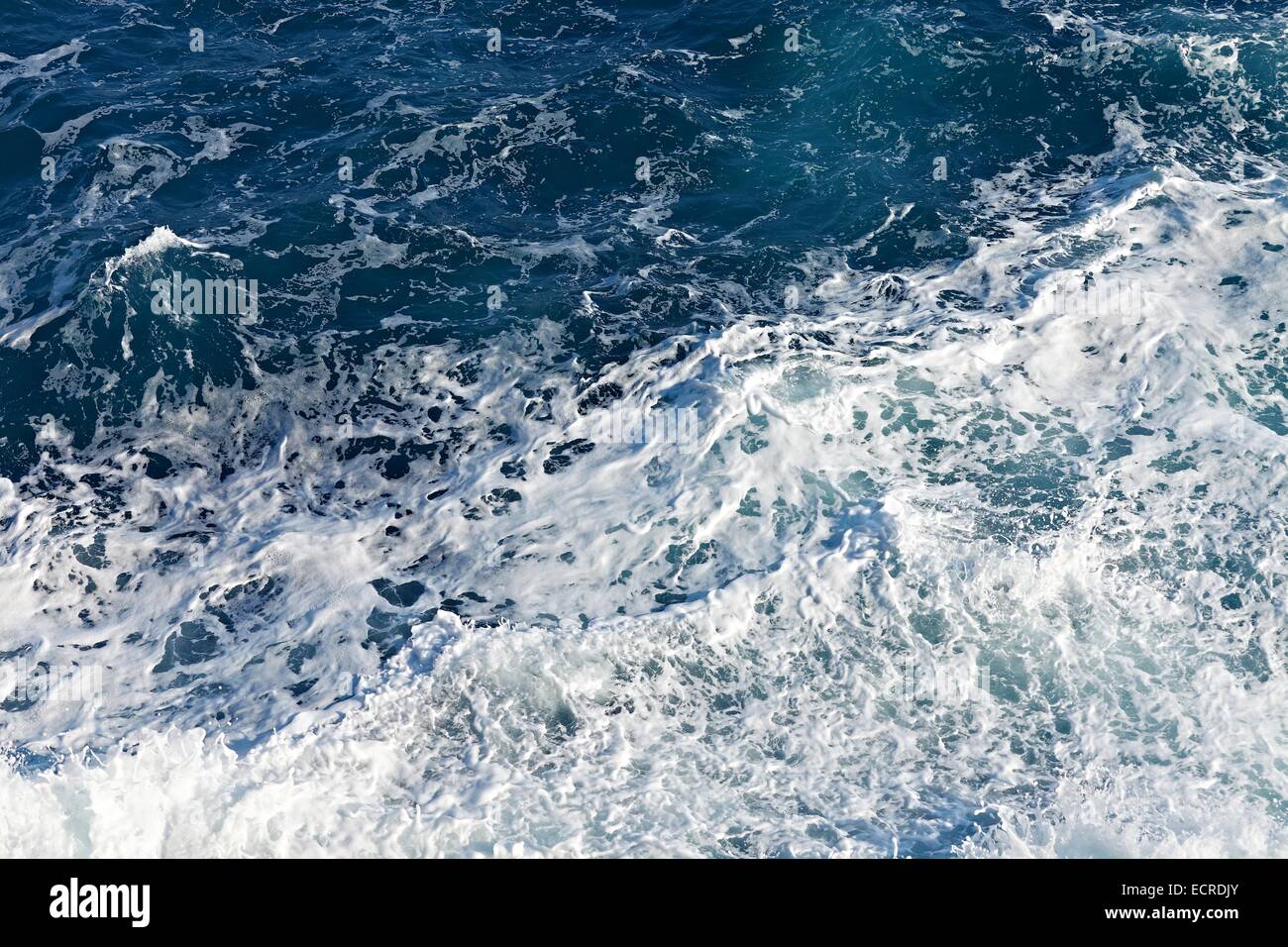 Smooth sea wave hi-res stock photography and images - Alamy