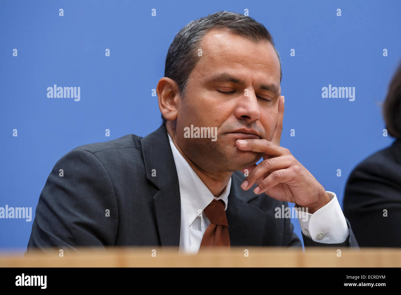 Berlin, Germany. 18th Dec, 2014. Sebastian Edathy gives statement and ...