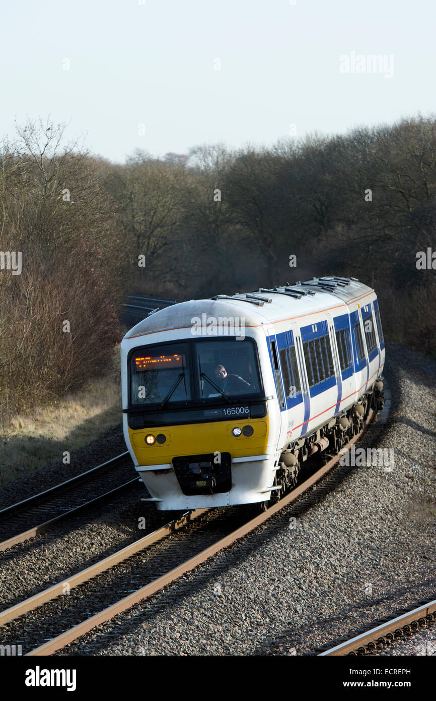 Class 165 Chiltern Railways train at Hatton North Junction ...