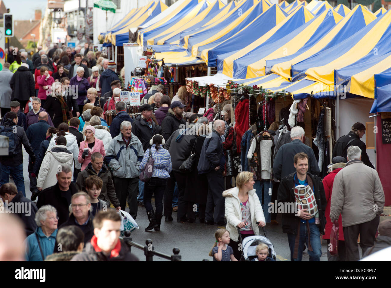 Market stalls in Bridge Street, Stratford-upon-Avon, UK Stock Photo - Alamy