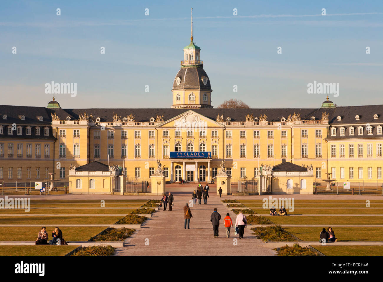 Schlossplatz, Badisches Landesmuseum im Schloss, Karlsruher Schloss ... Schlossplatz, Badisches Landesmuseum im Schloss, Karlsruher Schloss ...