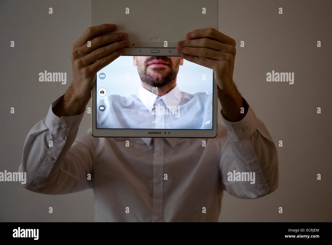 Reverse selfie hi-res stock photography and images - Alamy