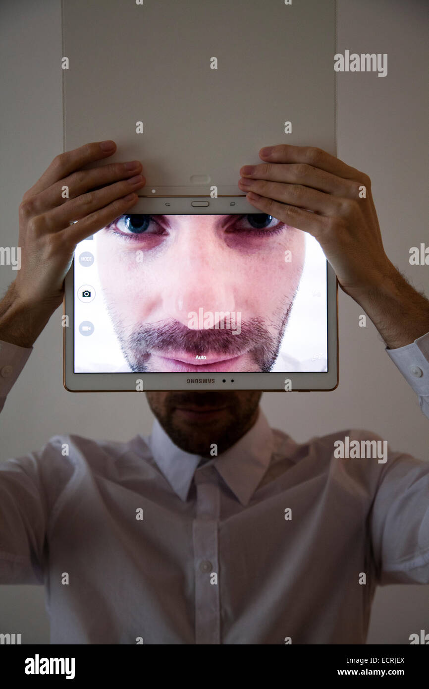 Reverse selfie hi-res stock photography and images - Alamy