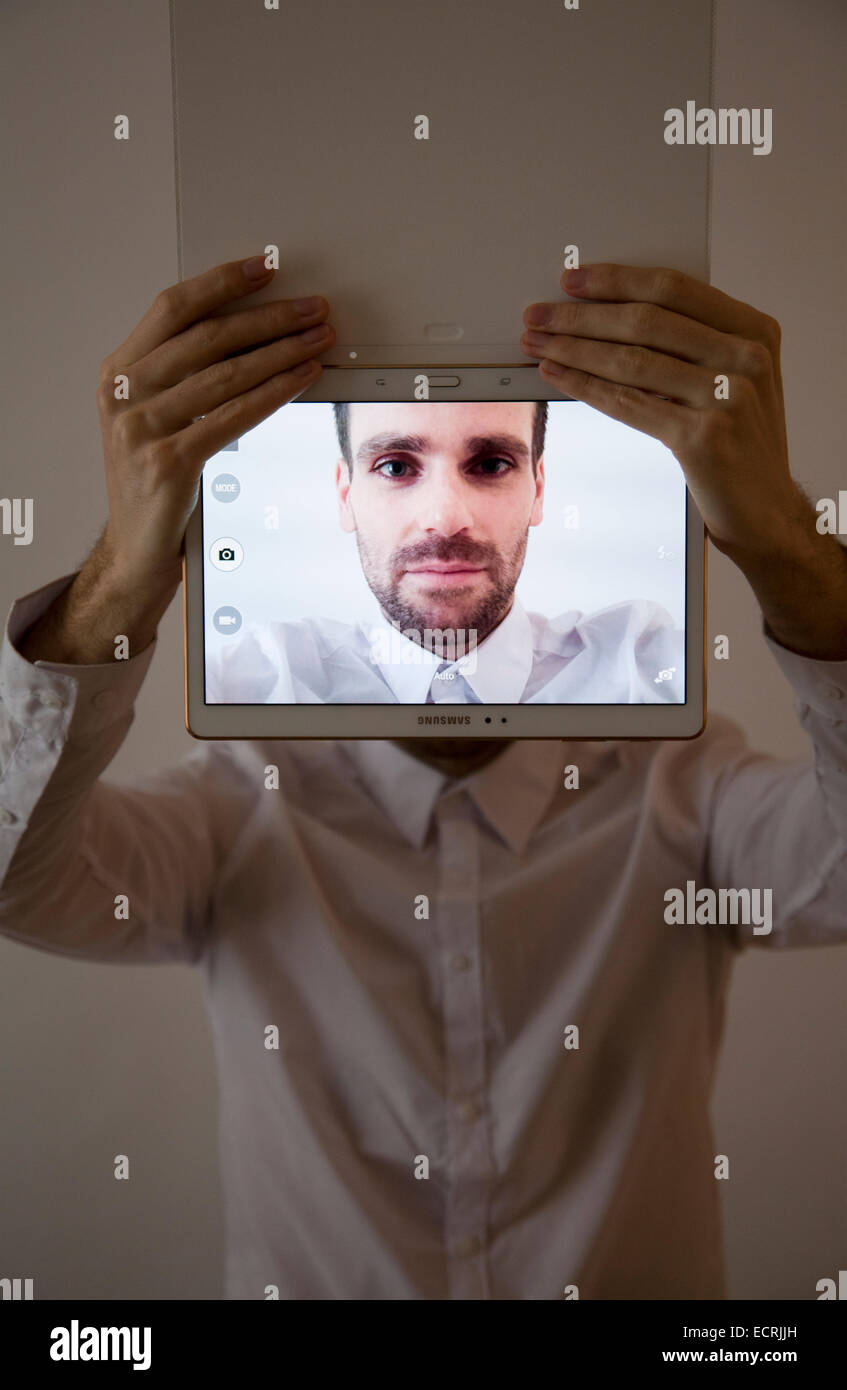 Reverse selfie hi-res stock photography and images - Alamy