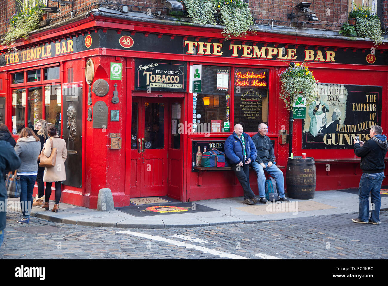 Temple bar lane dublin hi-res stock photography and images - Alamy