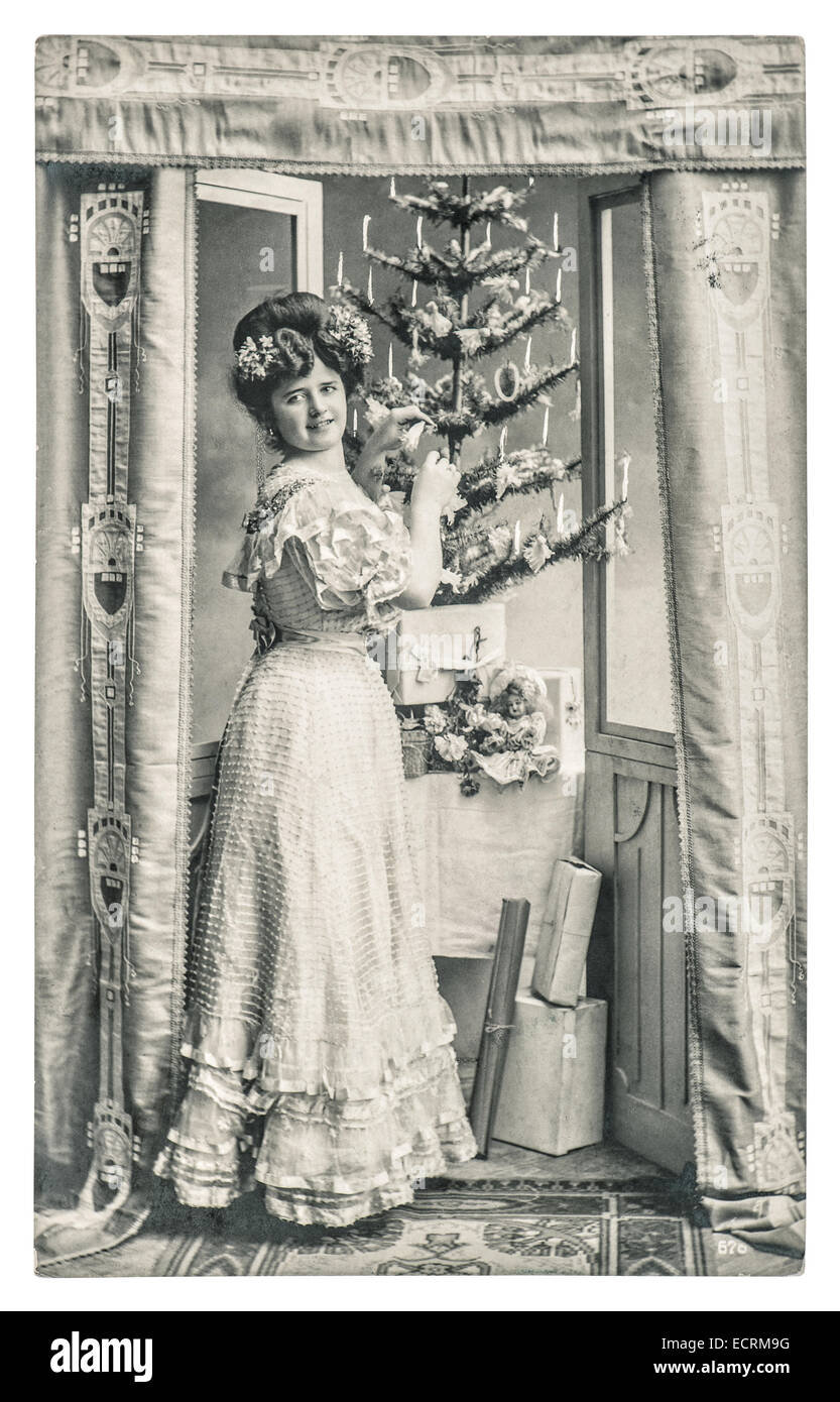 Victorian box tree hi-res stock photography and images - Alamy