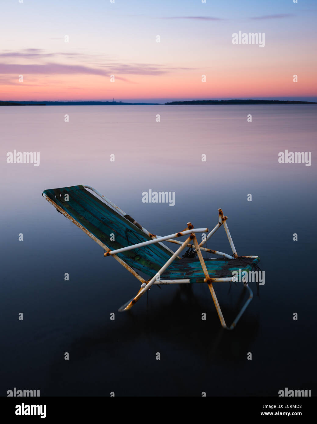 Broken chairs hi-res stock photography and images - Alamy