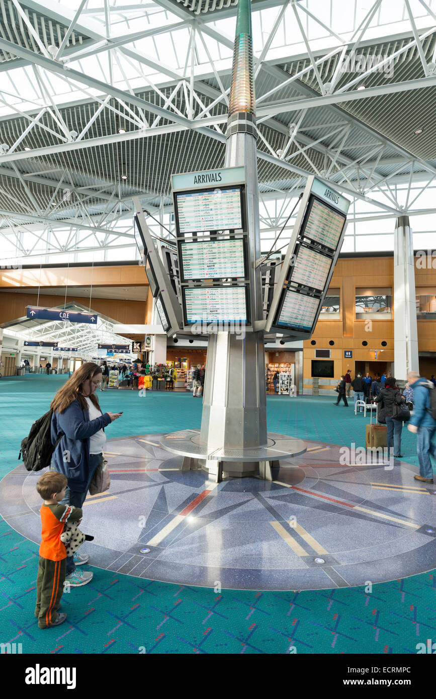 Airport sign board hi-res stock photography and images - Alamy