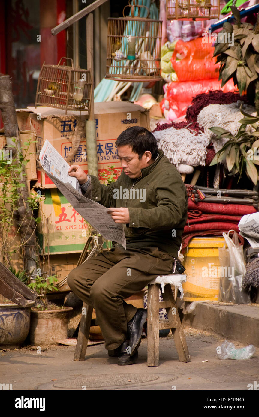 China shopkeeper hi-res stock photography and images - Alamy