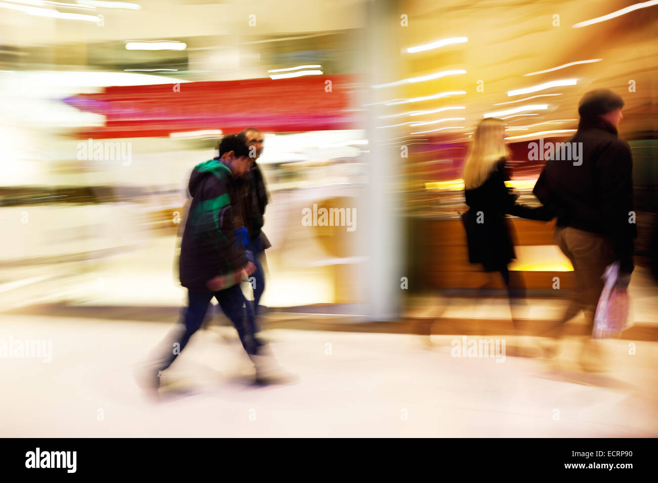 Walking past window display hi-res stock photography and images - Alamy