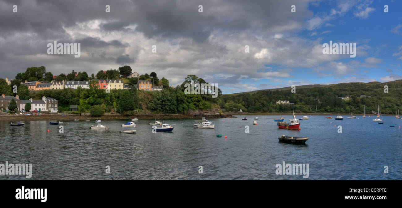 Portree Harbour on the Isle of Skye Stock Photo - Alamy