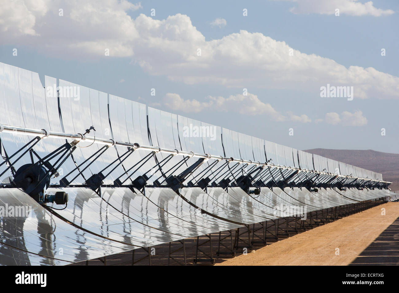 Kramer Junction,the world's second largest solar thermal power station ...