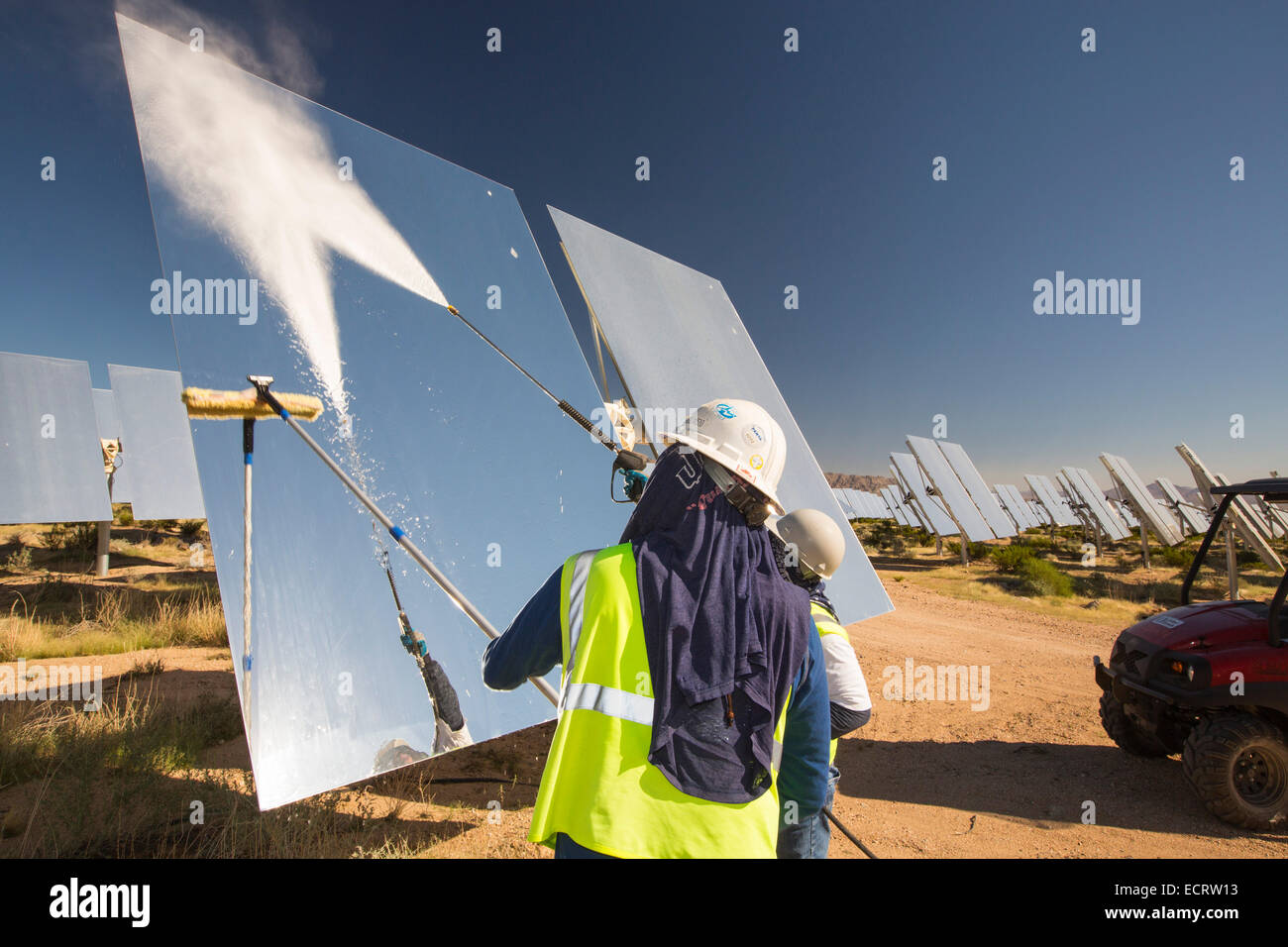 Cleaning Heliostats At California s Ivanpah Solar Thermal Power Station cleaning-heliostats-at-california-s-ivanpah-solar-thermal-power-station