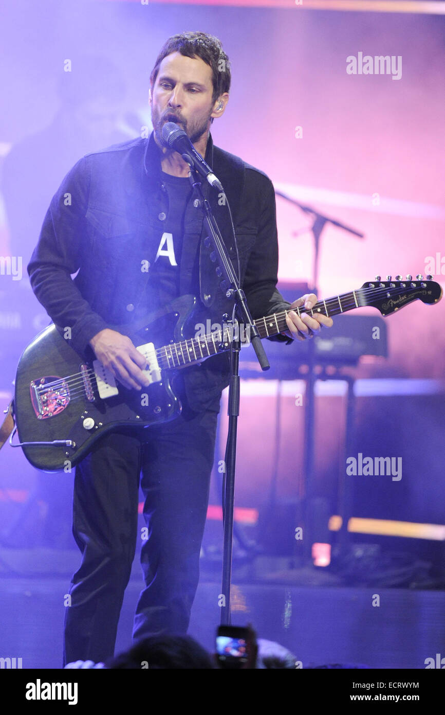 2014 MuchMusic Video Awards (MMVA) Performance Featuring: Sam Roberts ...