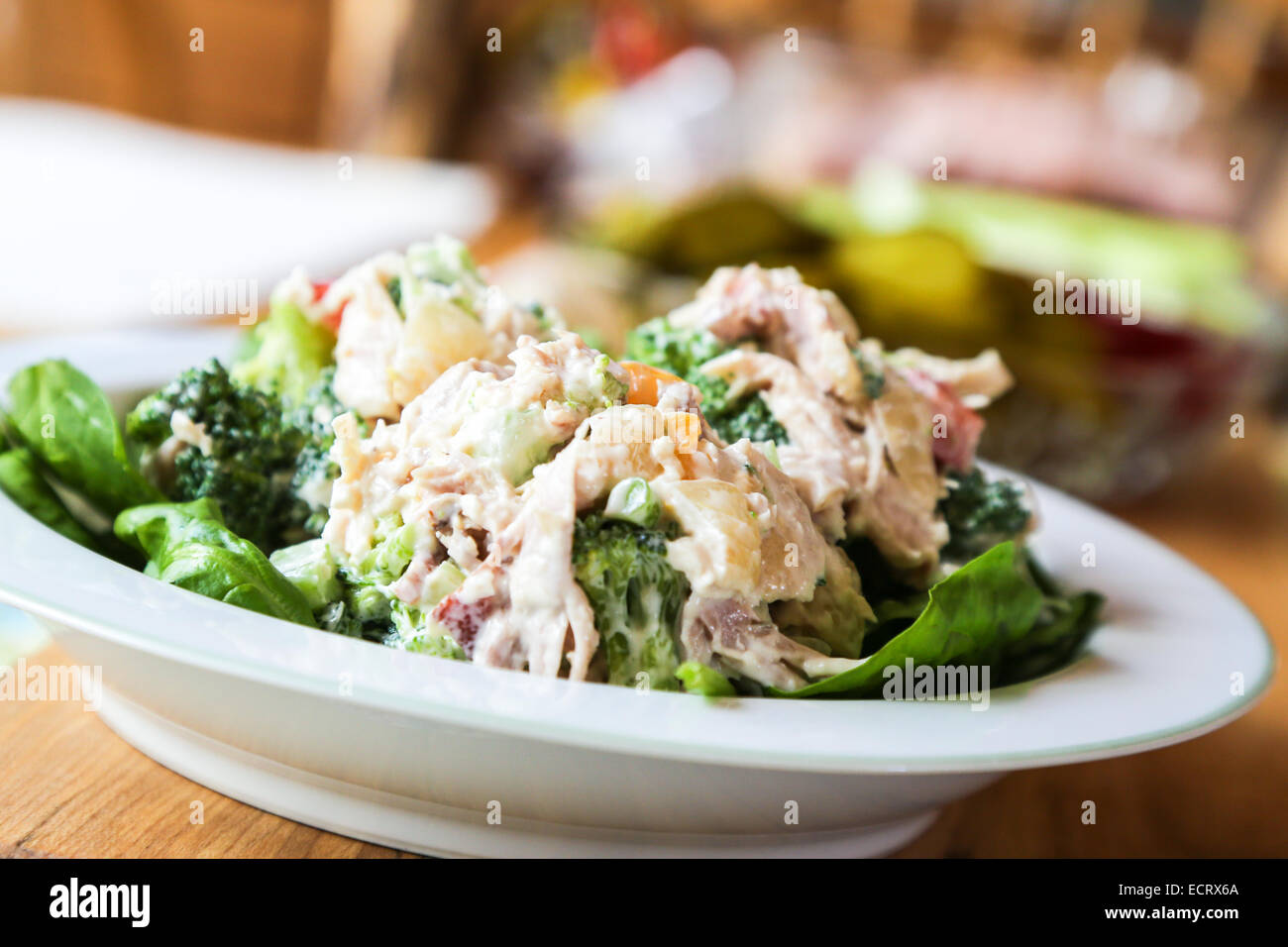 Cottage lunch of chicken and broccoli salad Stock Photo - Alamy
