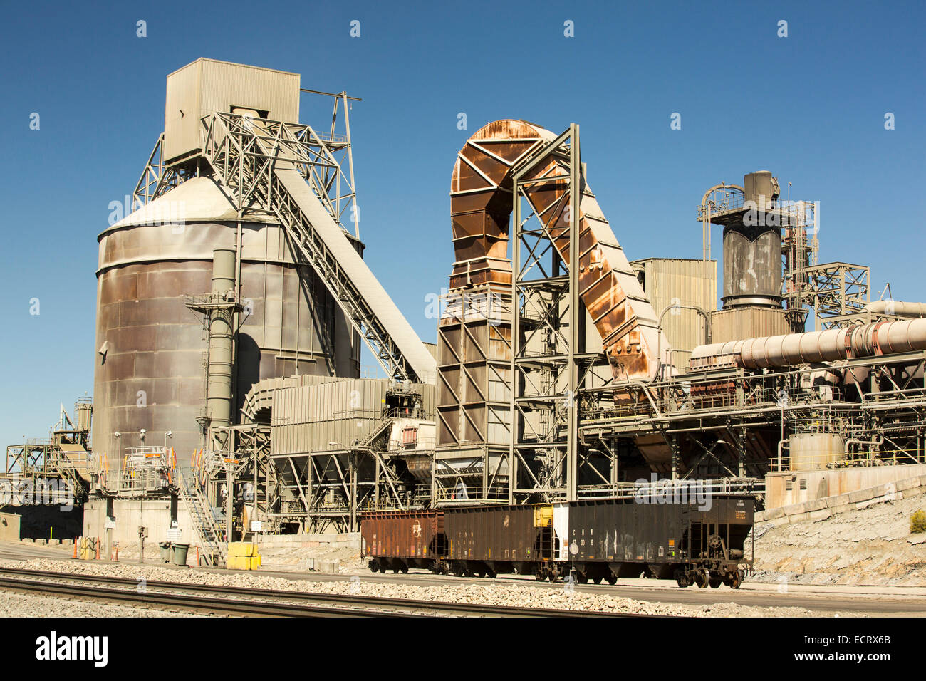 A cement works at Tehachapi burning coal, California, USA Stock Photo ...