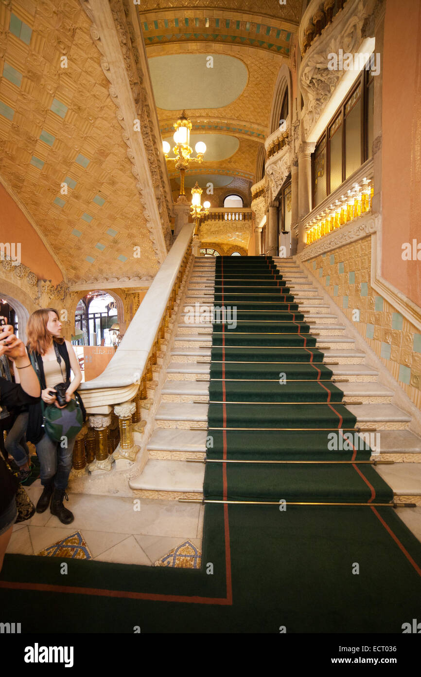 Palace stairs interior hi-res stock photography and images - Alamy