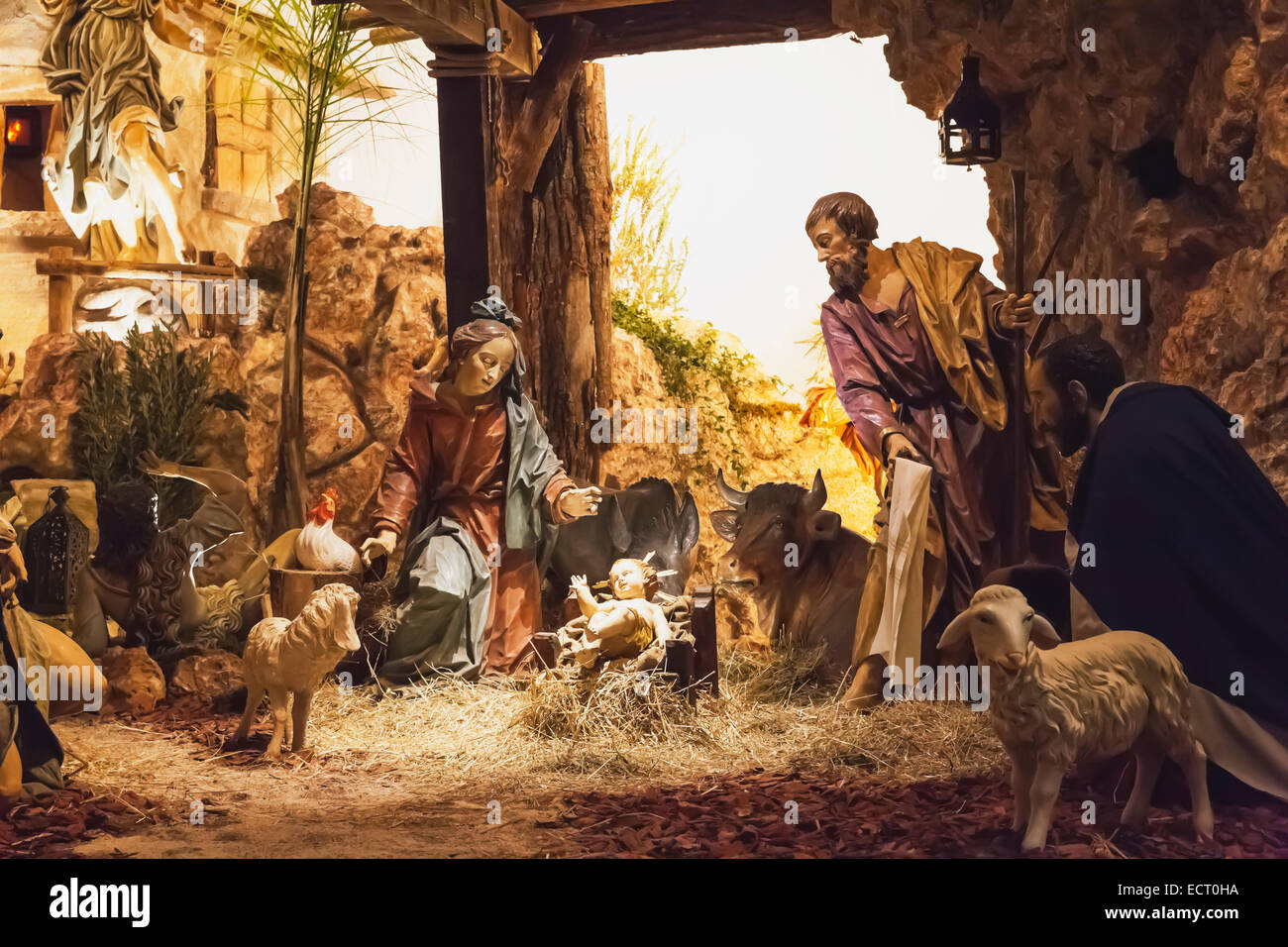 Nativity figurines hi-res stock photography and images - Alamy
