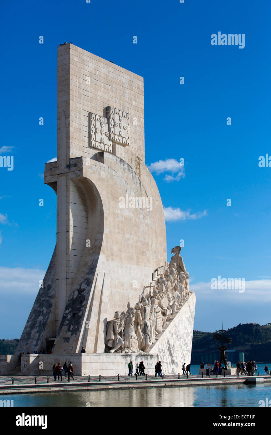 Explorer monument Padrão dos Descobrimentos on the Tagus, Belém, Lisbon ...