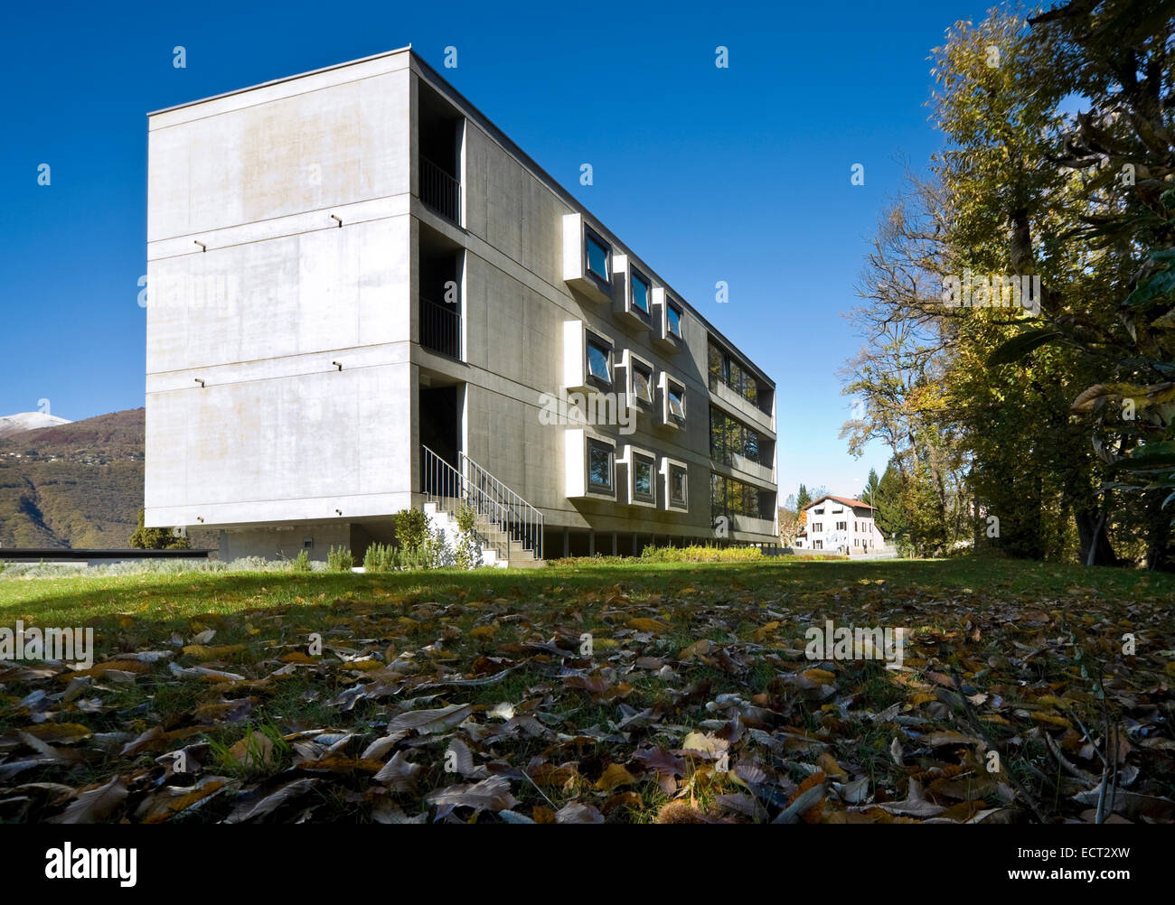 modern cement building exterior Stock Photo - Alamy