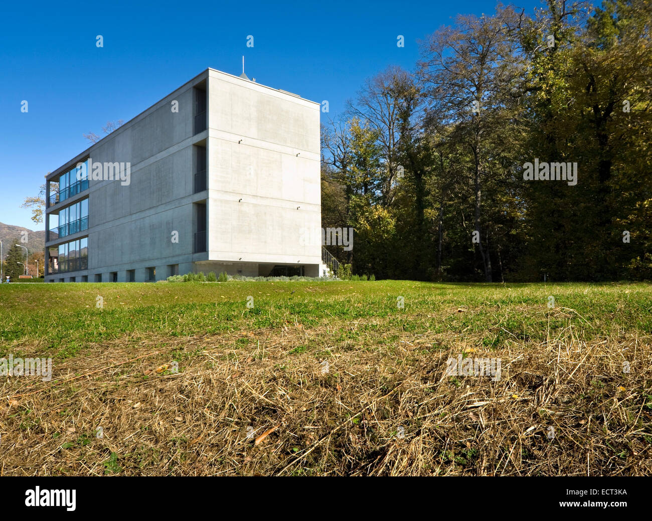 modern cement building exterior Stock Photo - Alamy