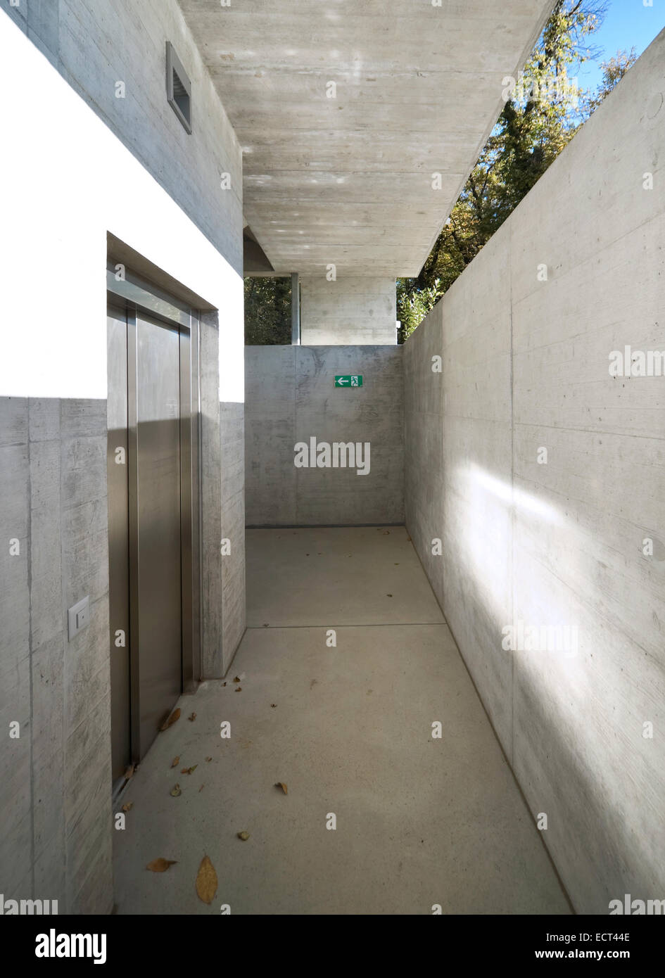 Modern passage hi-res stock photography and images - Alamy