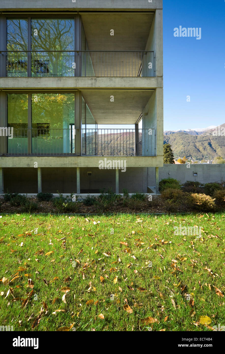 modern cement building exterior Stock Photo - Alamy