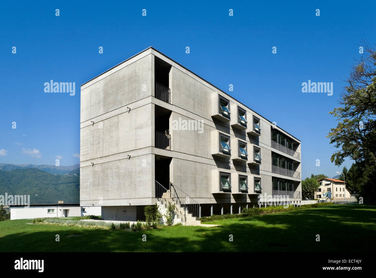 modern cement building exterior Stock Photo - Alamy