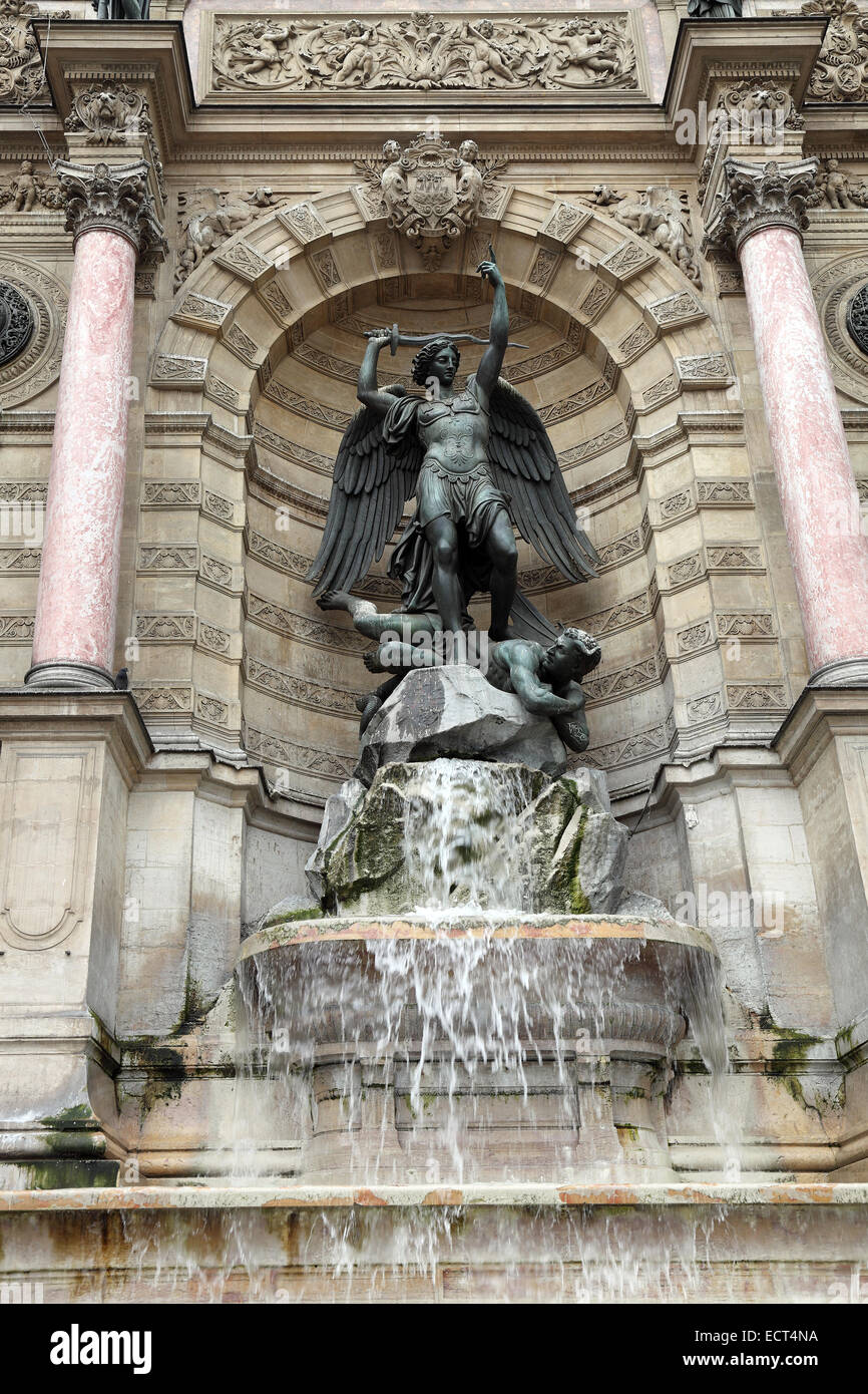 Paris, Fountain Saint-Michel Stock Photo - Alamy