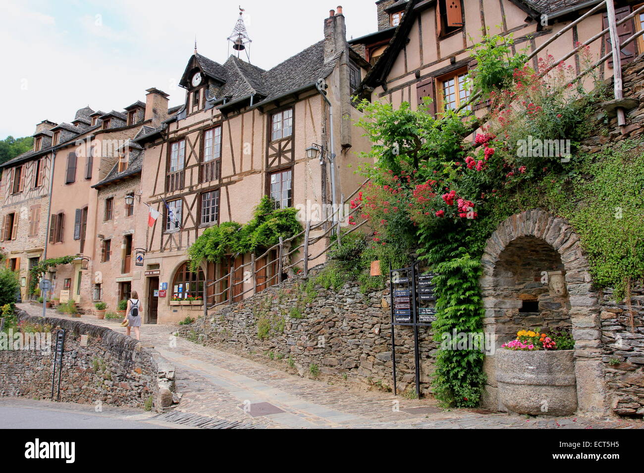 Conques village hi-res stock photography and images - Alamy