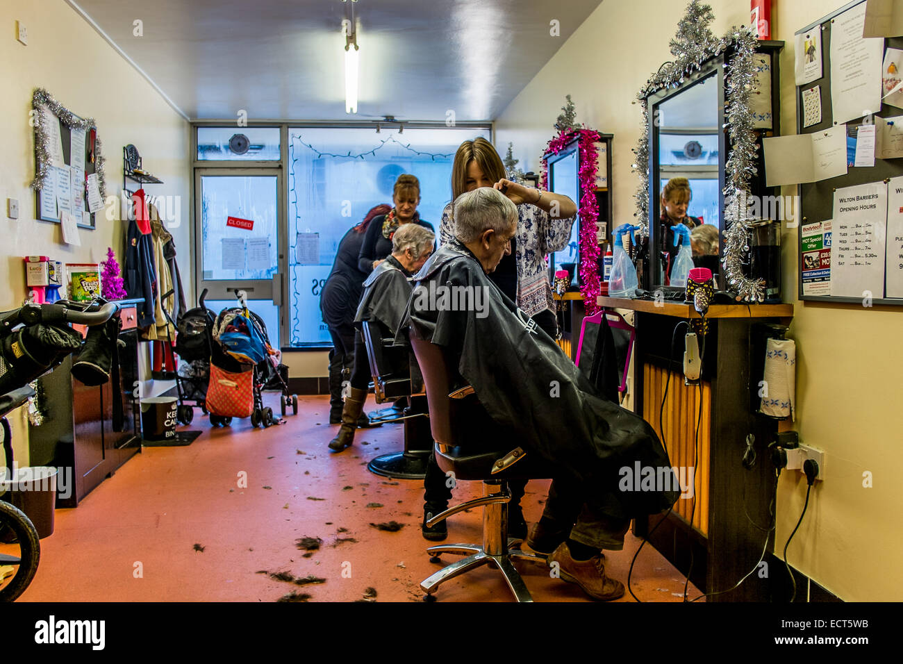 Busy barbers shop Stock Photo - Alamy