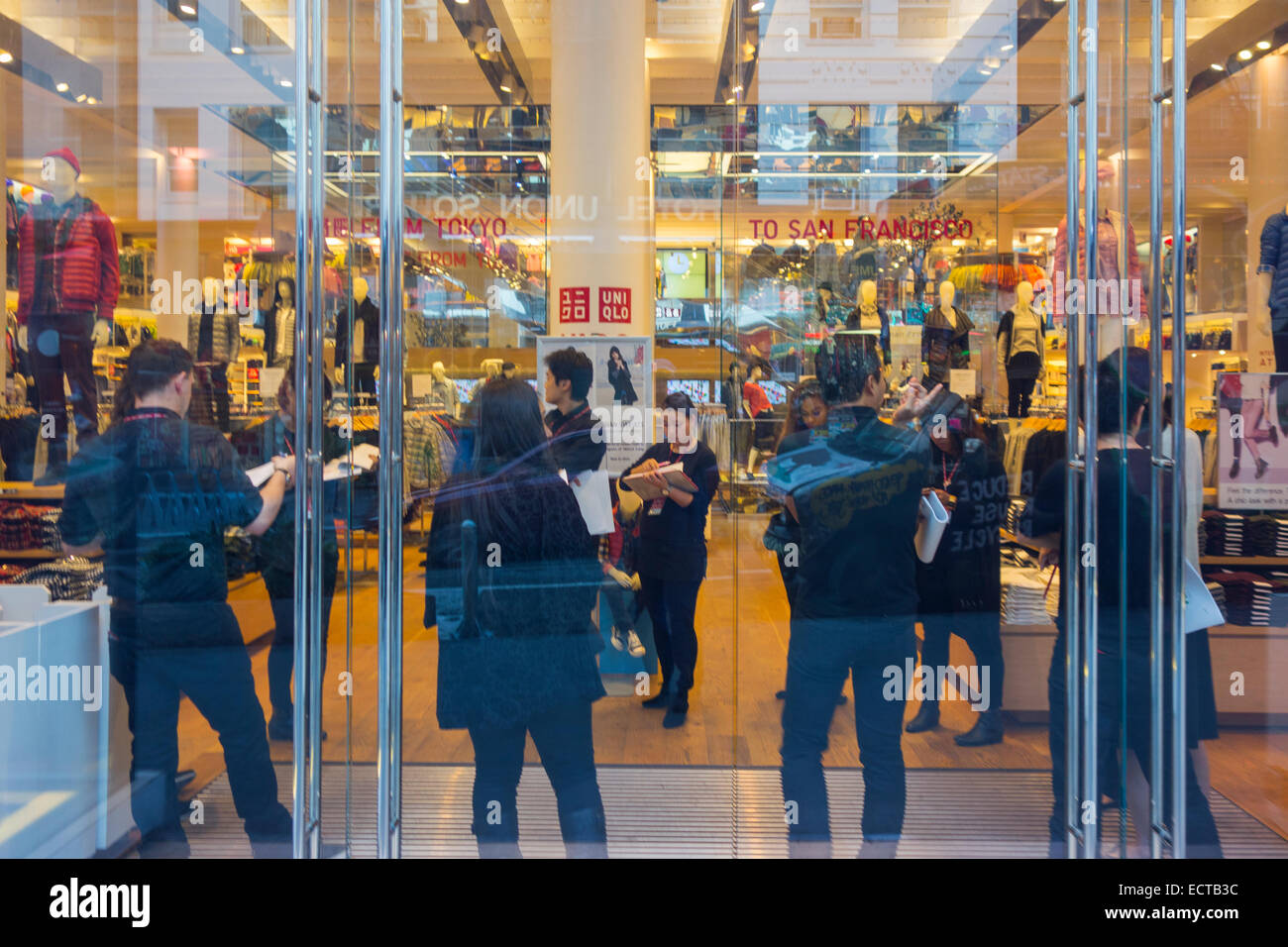 Uniqlo store hi-res stock photography and images - Alamy