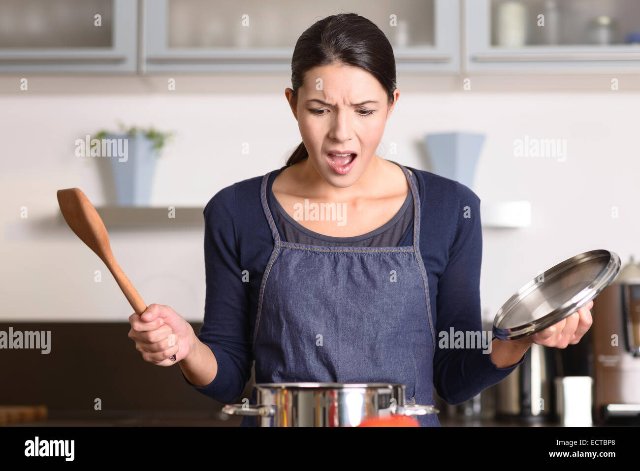 Kitchen disaster hi-res stock photography and images - Alamy