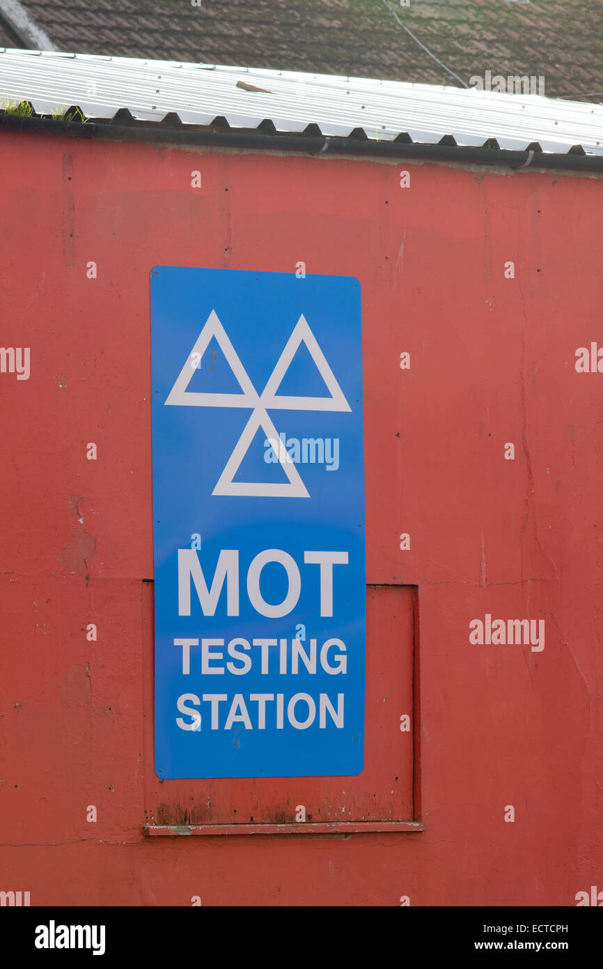 Mot testing centre hi-res stock photography and images - Alamy