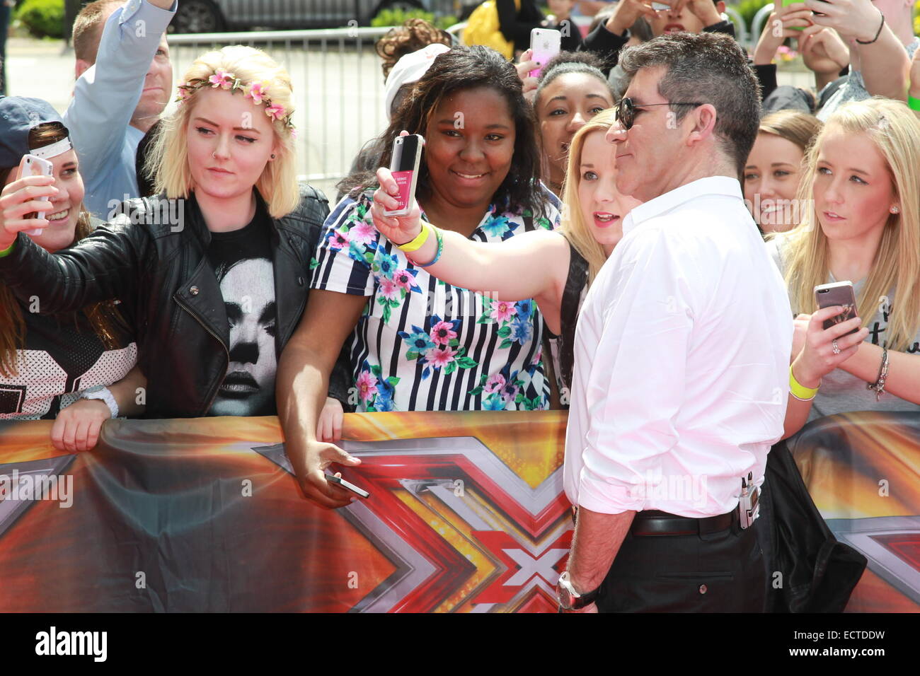 Simon Cowell arrives at Old Trafford stadium for 'The X Factor ...