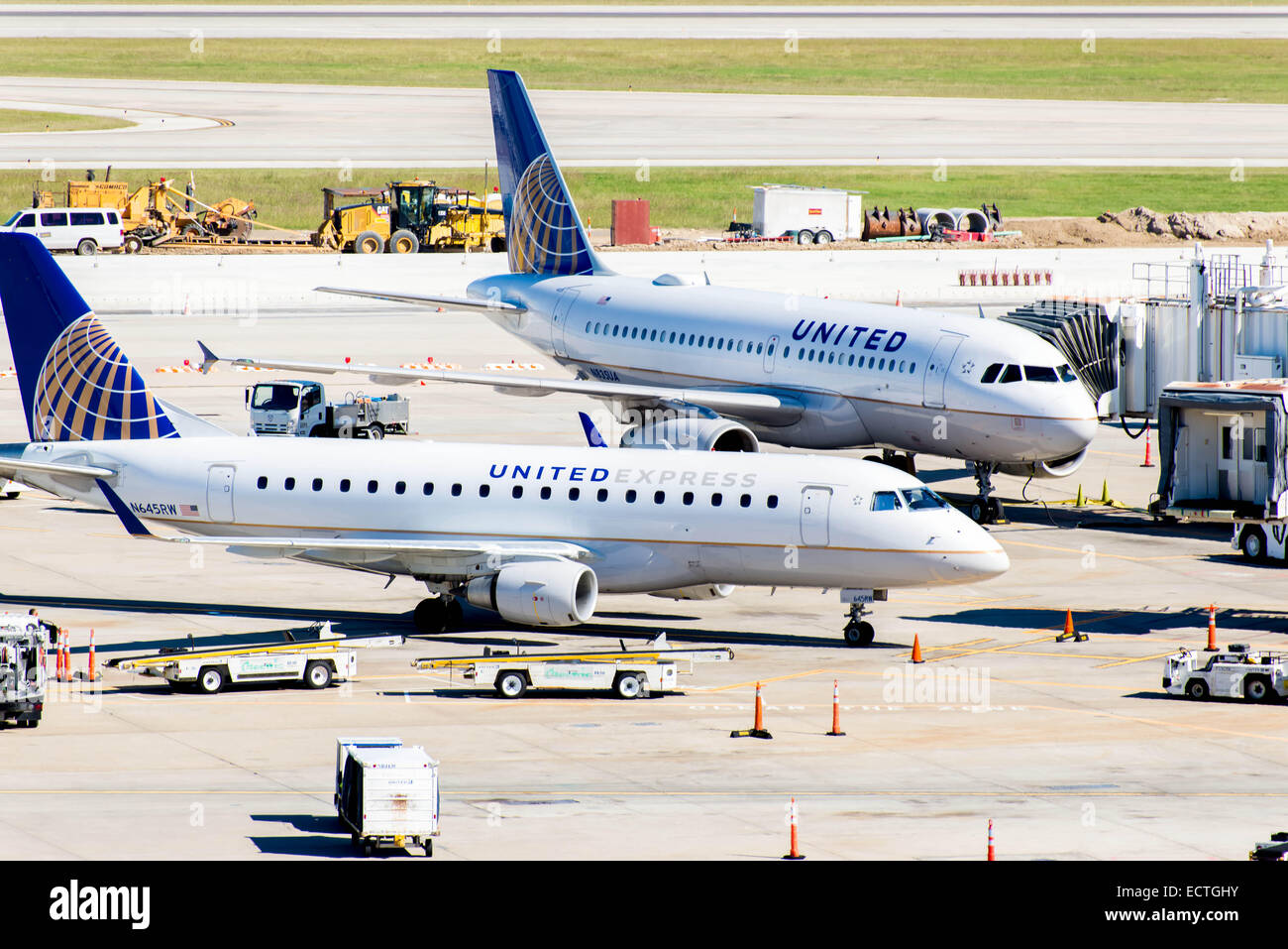 IAH, Houston Intercontinental Airport, Houston, TX, USA - airplanes on ...