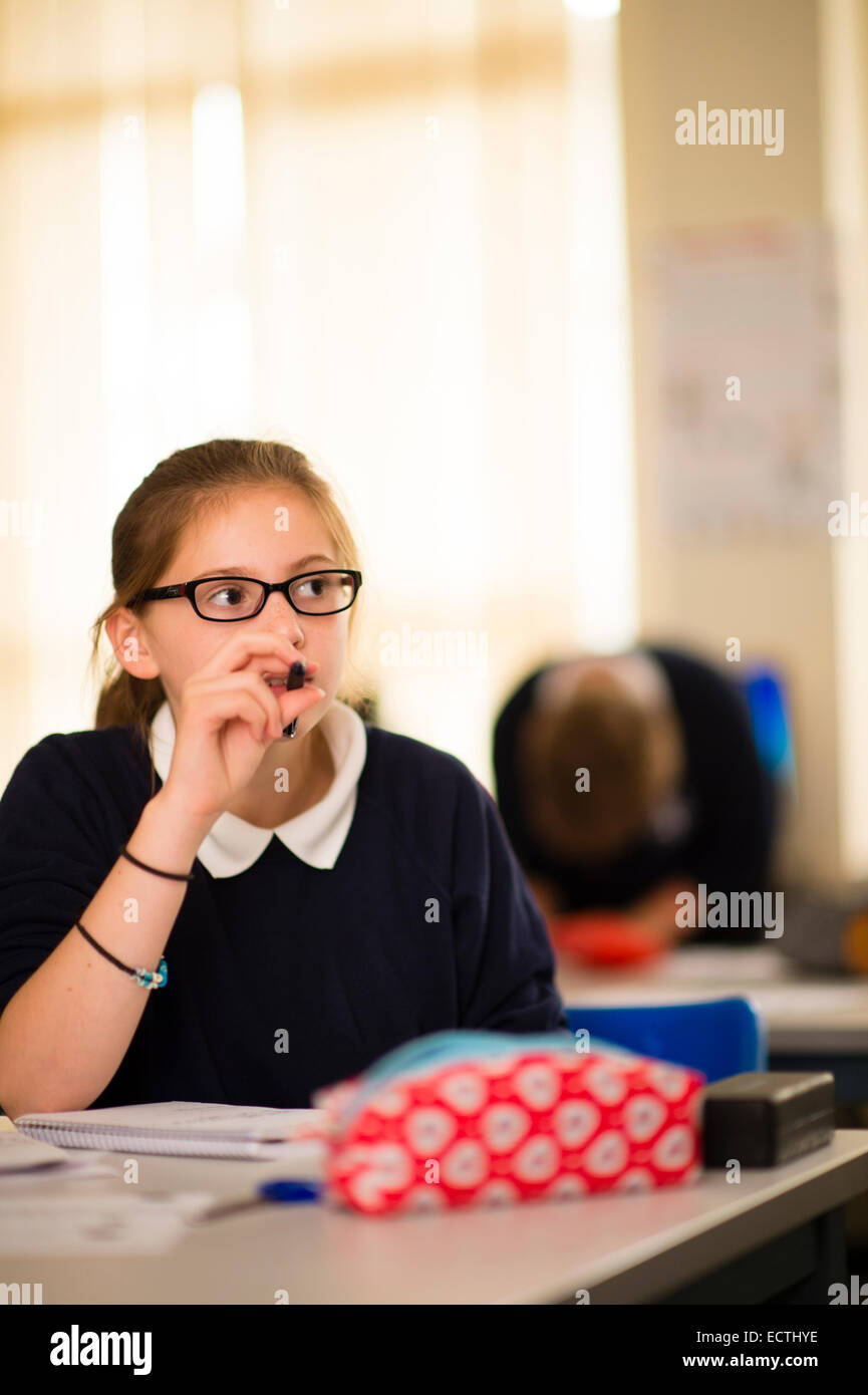 Schoolgirl uk hi-res stock photography and images - Alamy