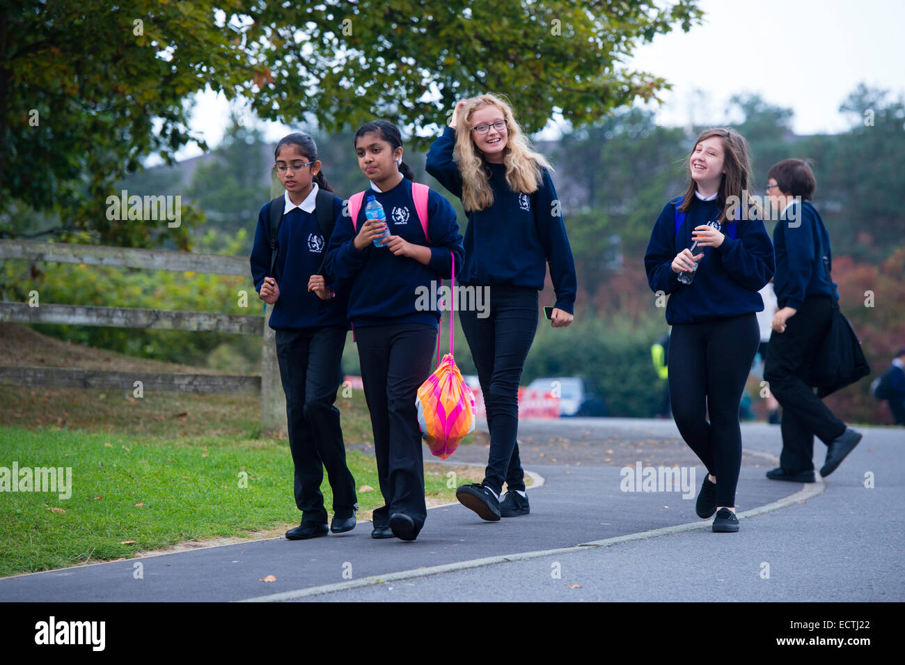 Schoolgirls uk hi-res stock photography and images - Alamy