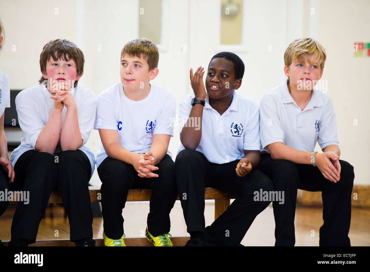 Teenage pupils uk hi-res stock photography and images - Alamy