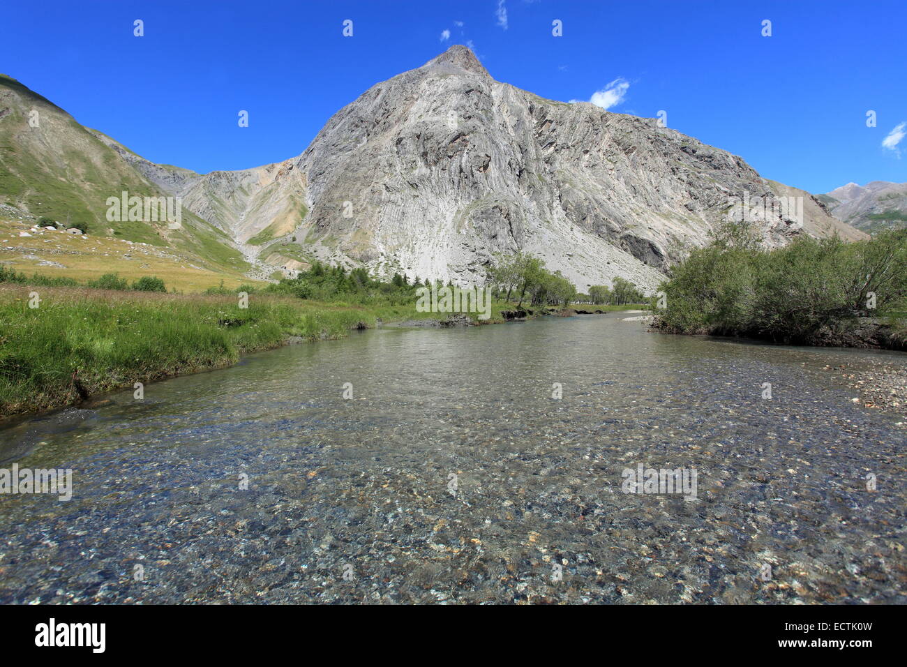 Wide mountain valley river hi-res stock photography and images - Alamy