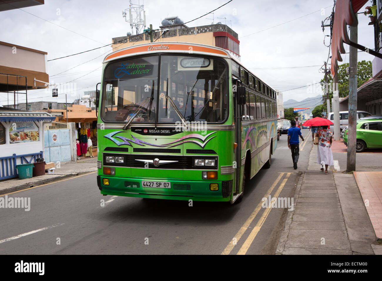 Greenline buses hi-res stock photography and images - Alamy