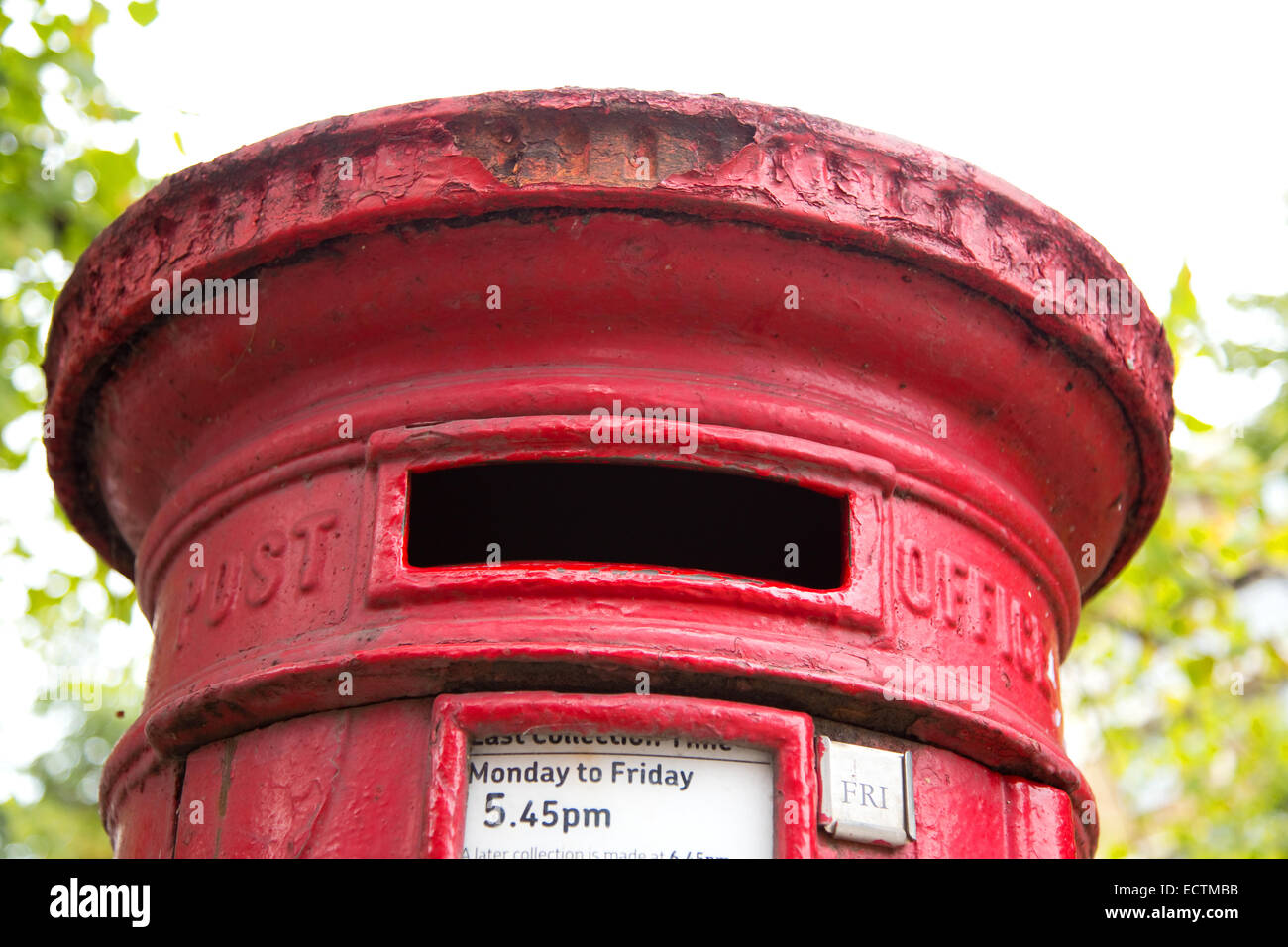 Britain england london letterbox hi-res stock photography and images ...