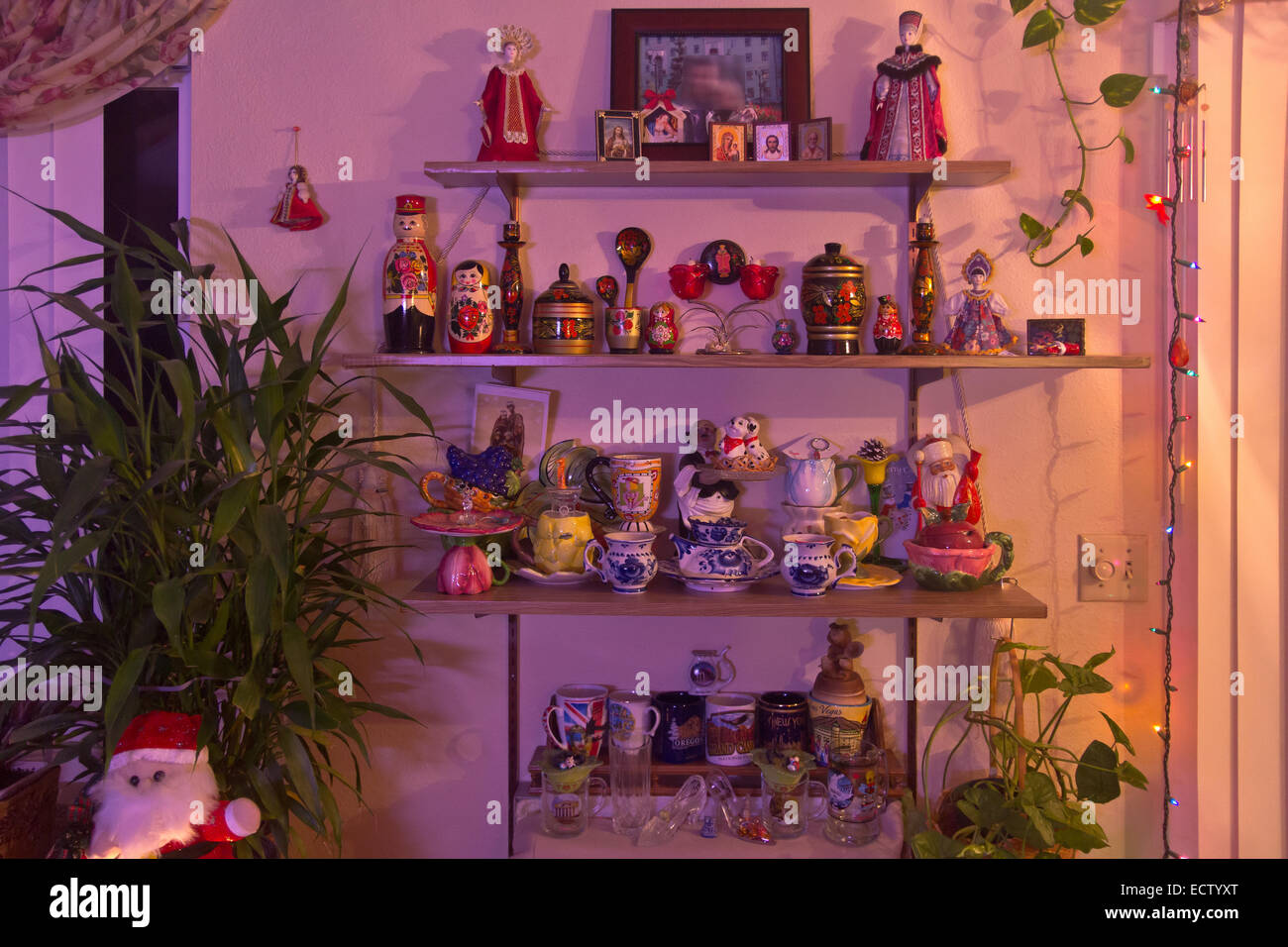 Collectible objects hi-res stock photography and images - Alamy