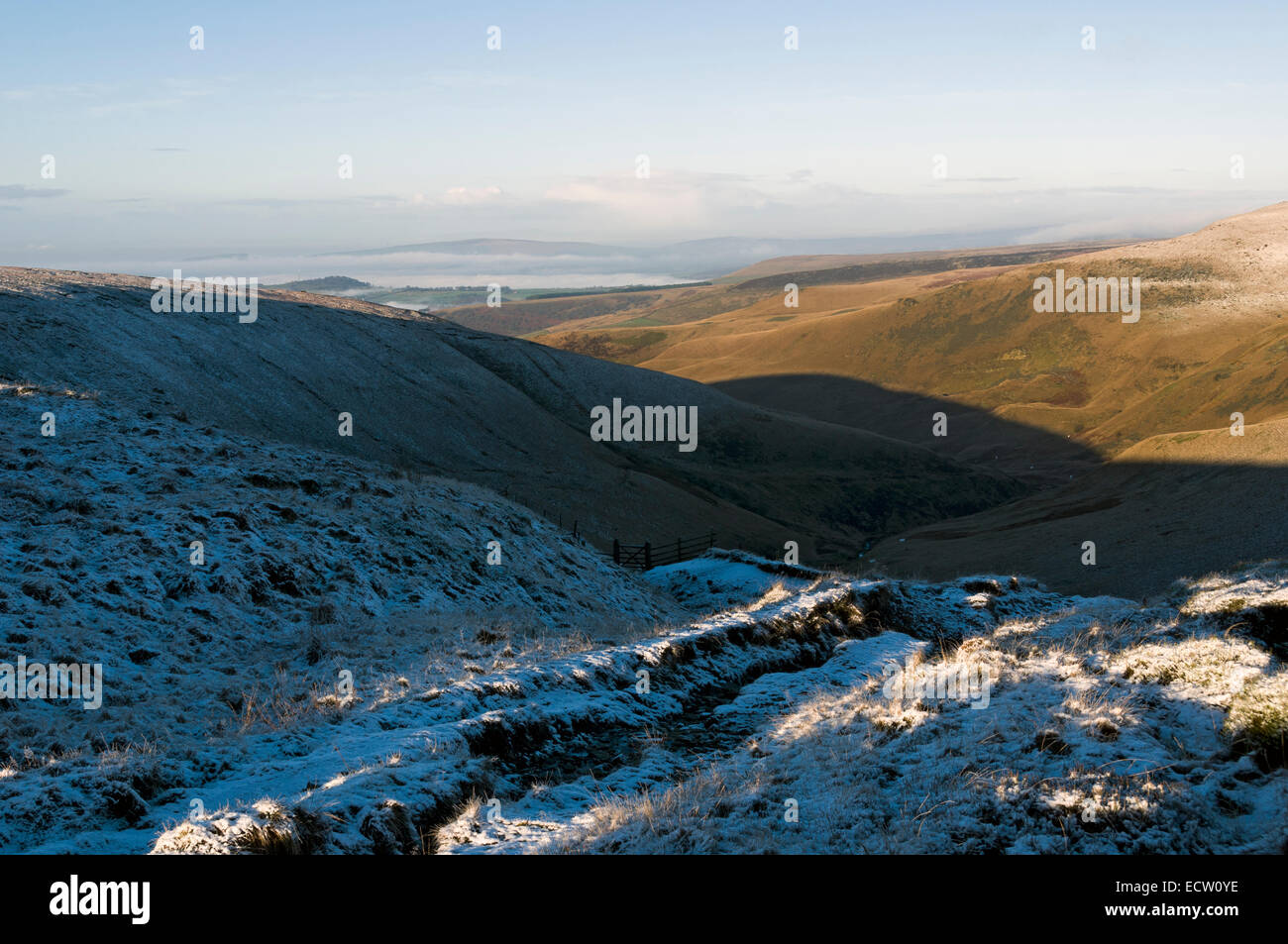 The Yellowslacks Valley from the Doctor's Gate path, above Glossop ...